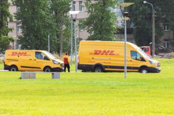 Does DHL Take Pictures Of Delivery – EverydayQuery